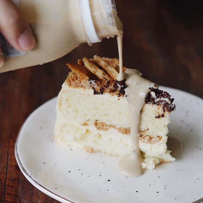 Hobi Makan Kue Wajib Cicipi 5 Milk Bath Cake Kekinian Jakarta Ini