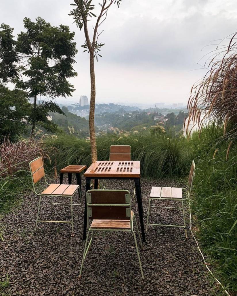 5 Kafe Dago Bandung Terbaik Dengan Pemandangan Alam Yang Mempesona