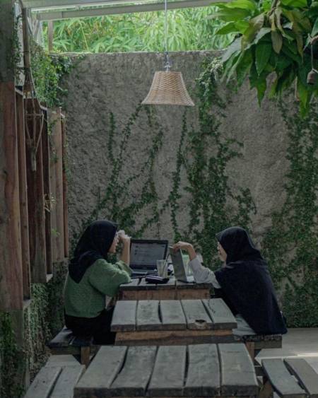 5 Kafe Instagramable Solo Yang Berkonsep Menyatu Dengan Alam