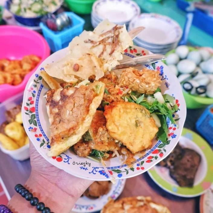 5 Nasi Pecel Terenak Surabaya Dengan Pilihan Lauk Berlimpah