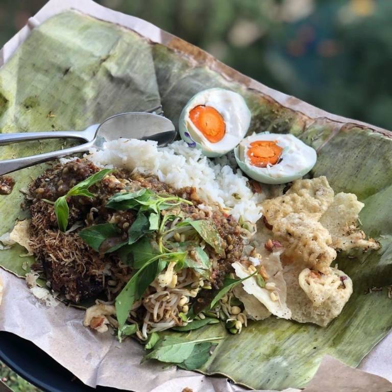 5 Nasi Pecel Terenak Surabaya Dengan Pilihan Lauk Berlimpah