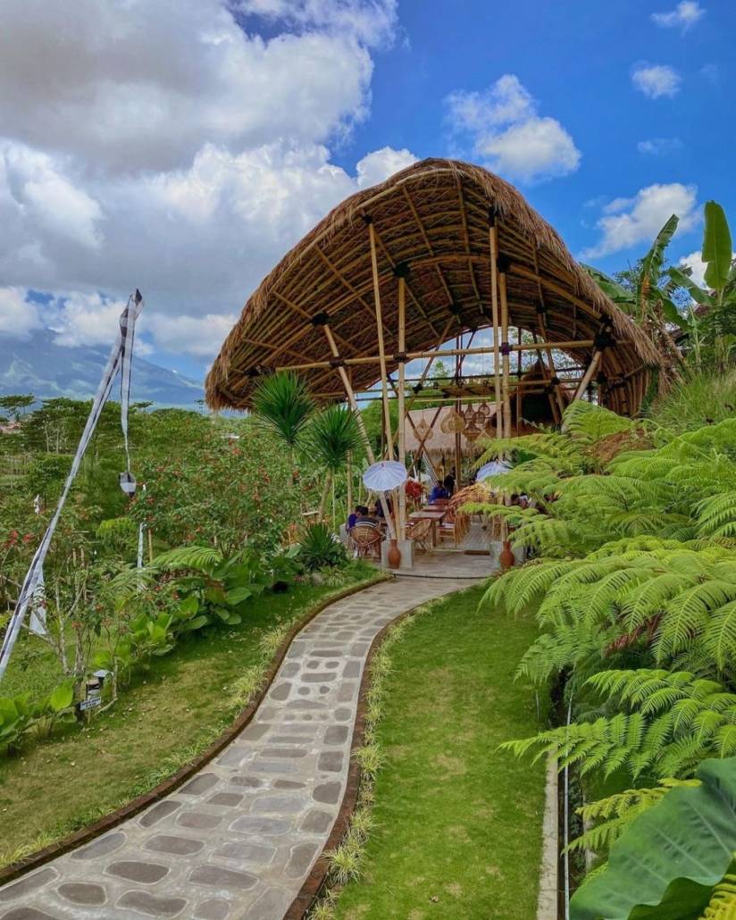 Temukan Keindahan Alam Dan Sensasi View Eksotis Di 5 Cafe Alam Kota ...