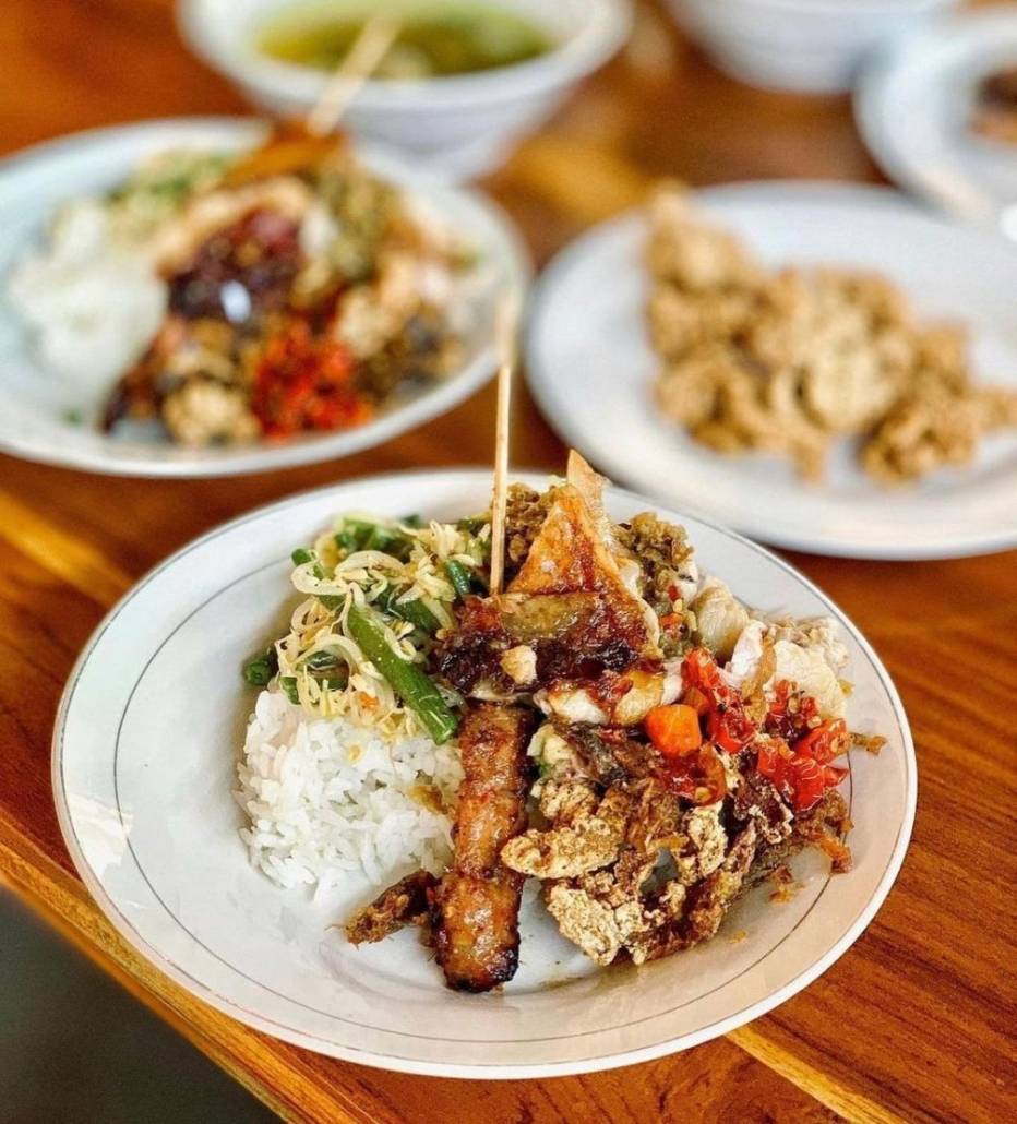 10 Warung Babi Guling Bali Yng Selalu Ramai Dikunjungi