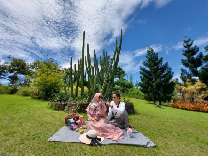 7 Destinasi Romantis Garut Yang Cocok Untuk Pasangan Honeymoon